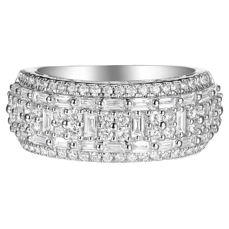 Taper Round Diamond Band Ring in 18 Karat White Gold For Sale at 1stDibs