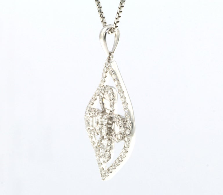 Taper Round Diamonds Pendant in 18 Karat White Gold at 1stDibs