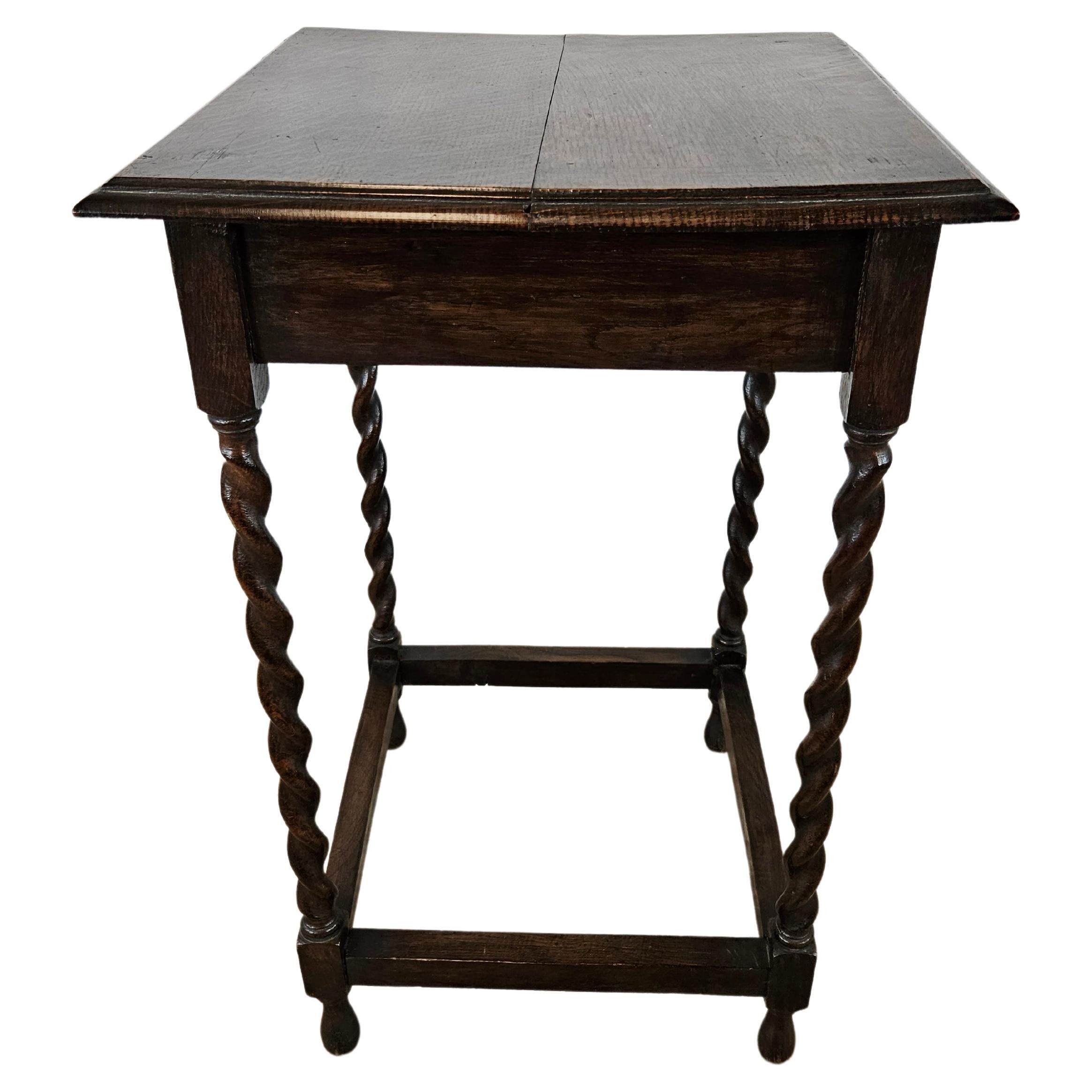 Renaissance-style turned walnut coffee table For Sale at 1stDibs