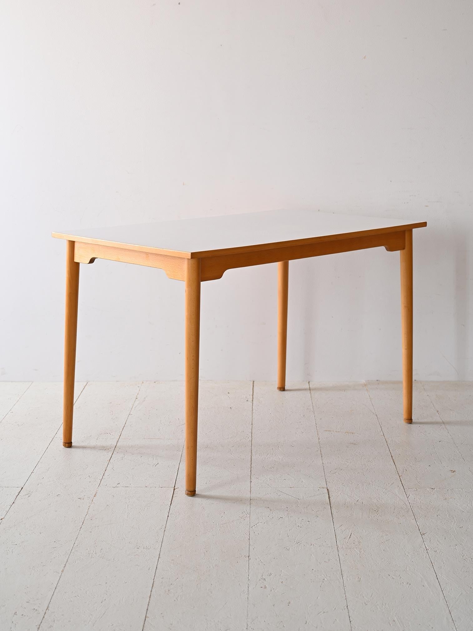 Vintage formica table For Sale at 1stDibs