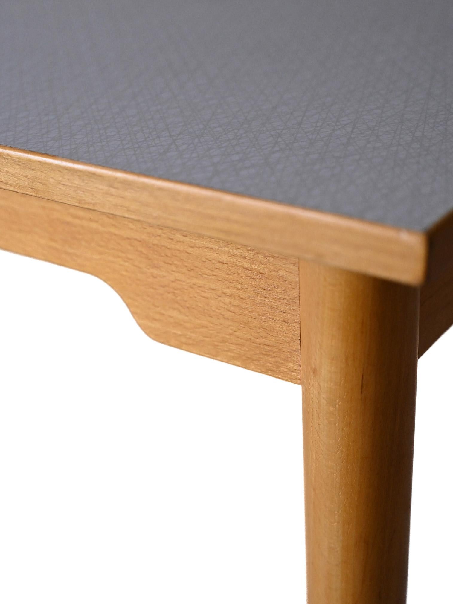 Vintage formica table For Sale at 1stDibs