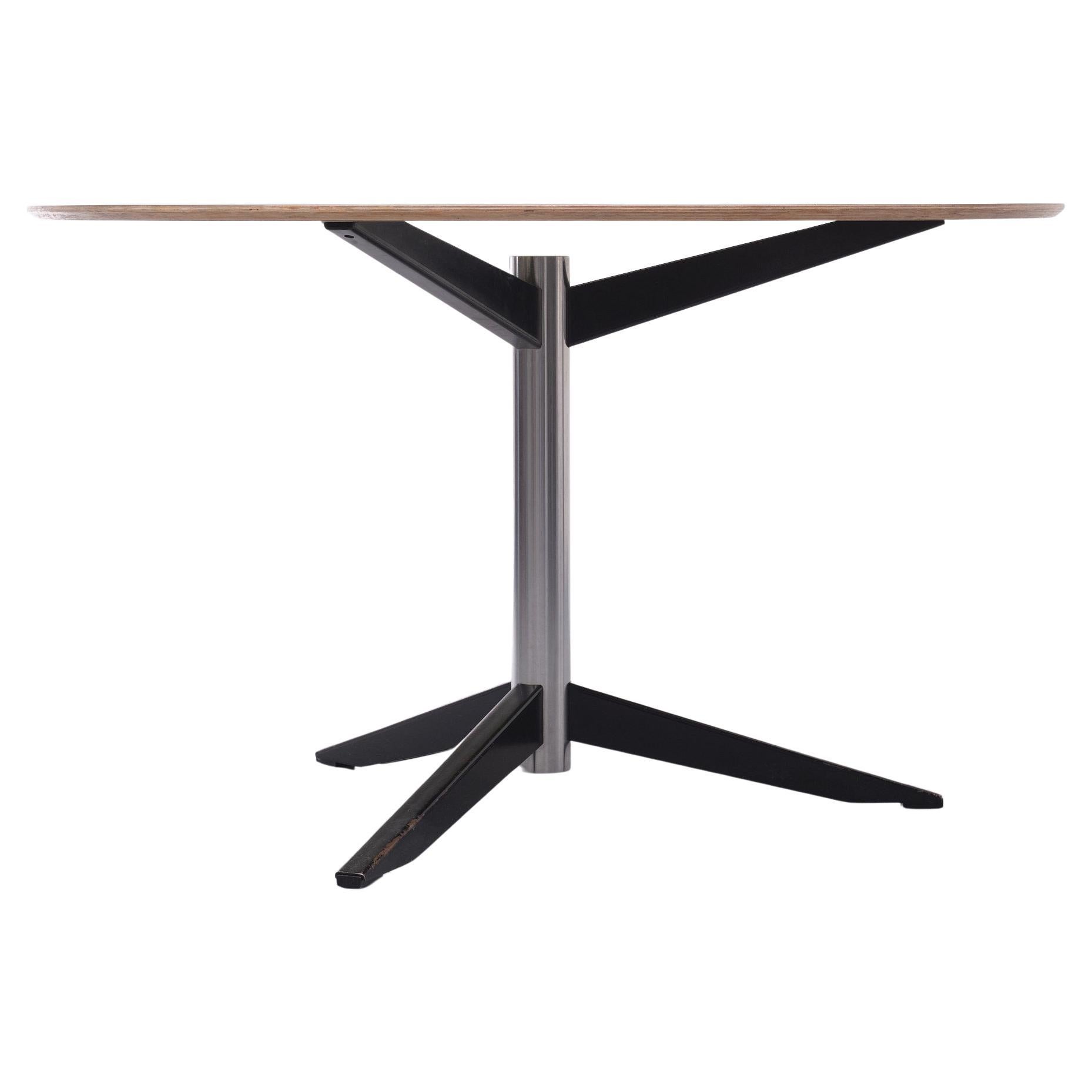 Martin Visser Round Dining Table in Wengé for 't Spectrum For Sale at ...
