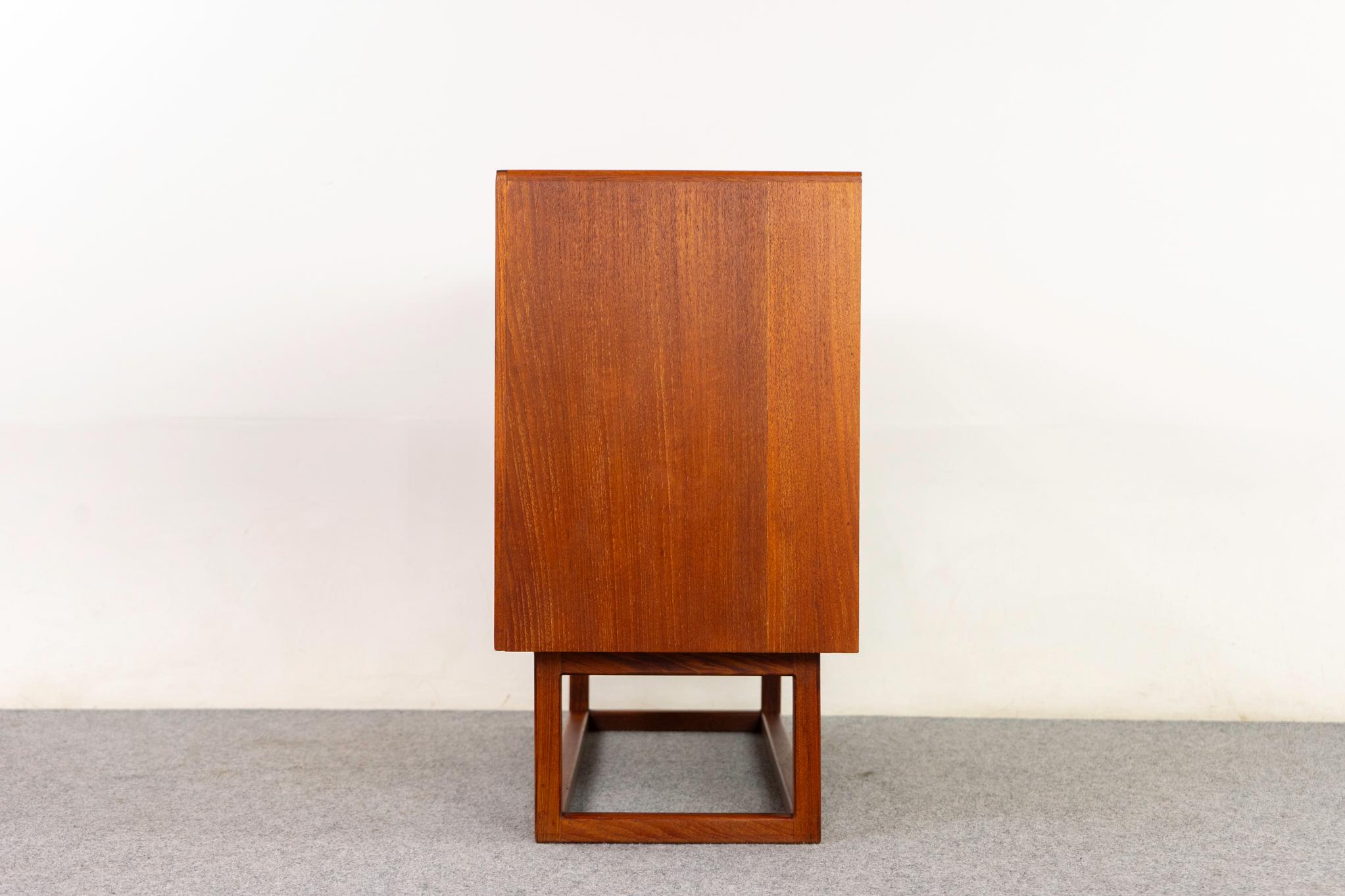 Mid-Century Teak Cabinet For Sale at 1stDibs