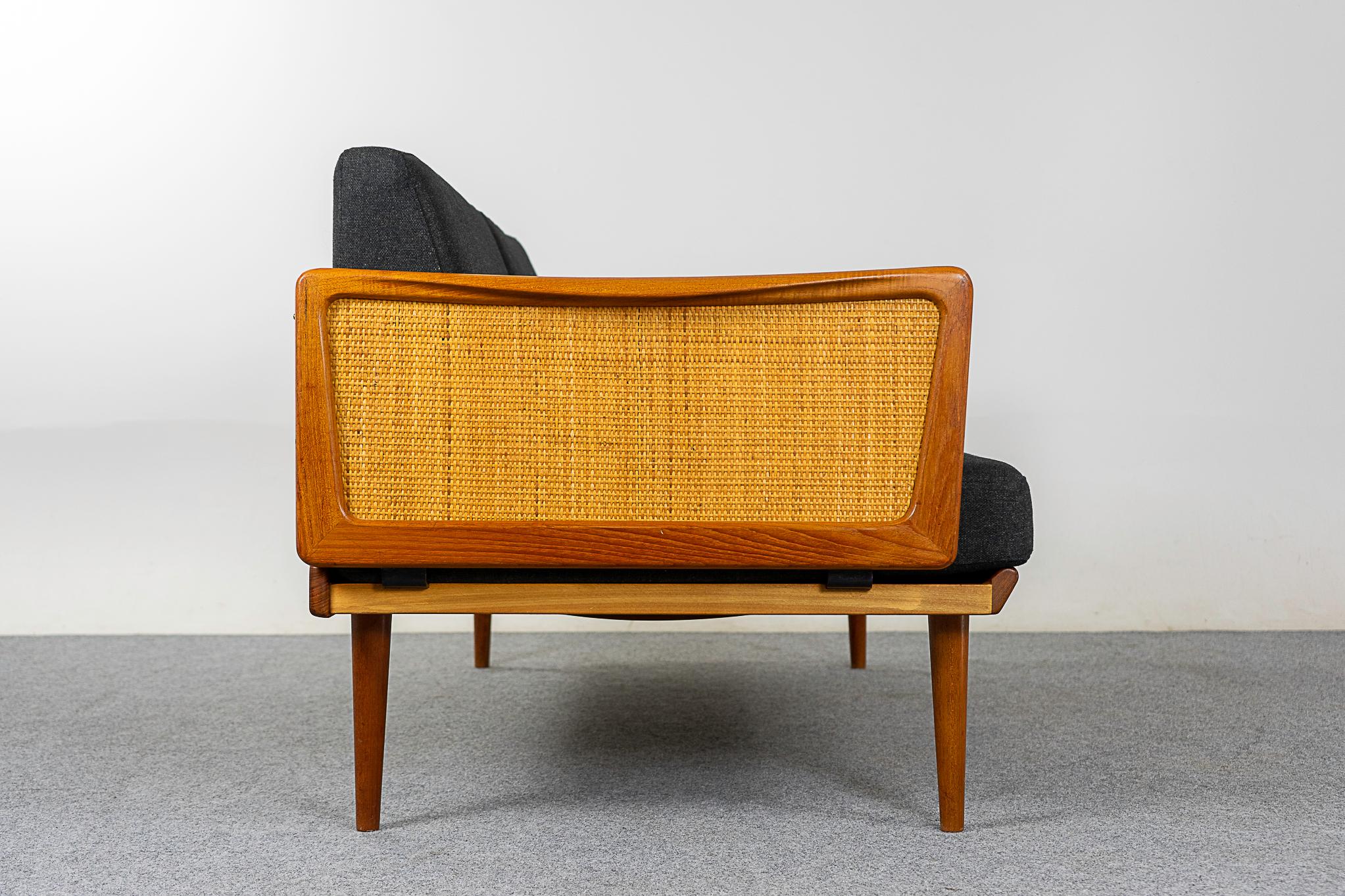 Teak Model "FD 451" Danish Loveseat / Daybed For Sale at 1stDibs