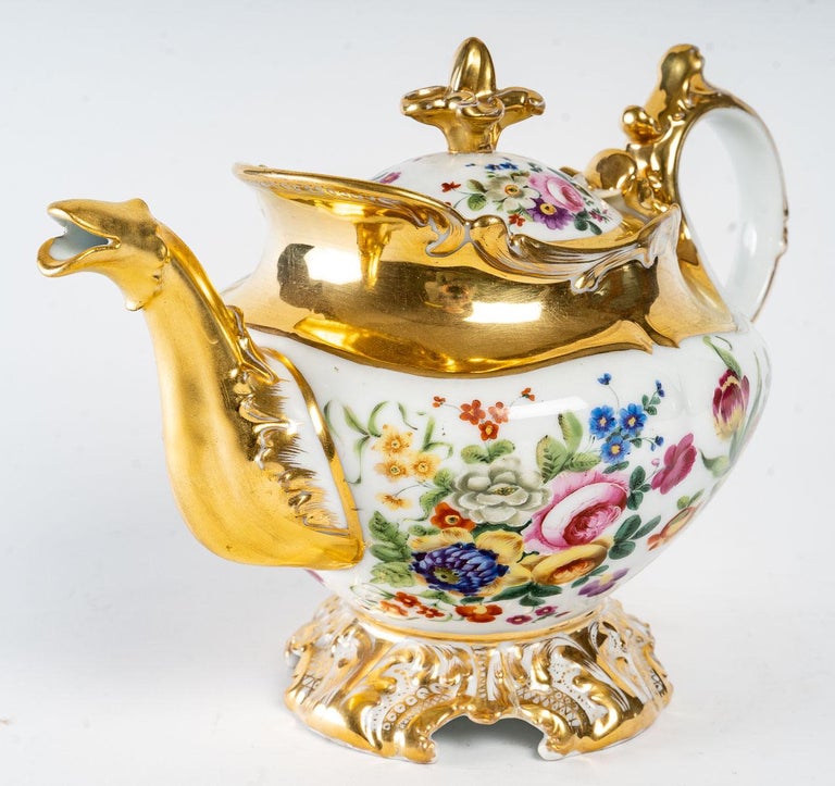 Teapot in Paris Porcelain, 19th Century For Sale at 1stDibs