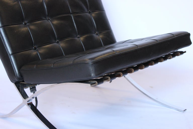 Techno Barcelona Easy Chair in Black Leather of Italian Design, 2000s ...