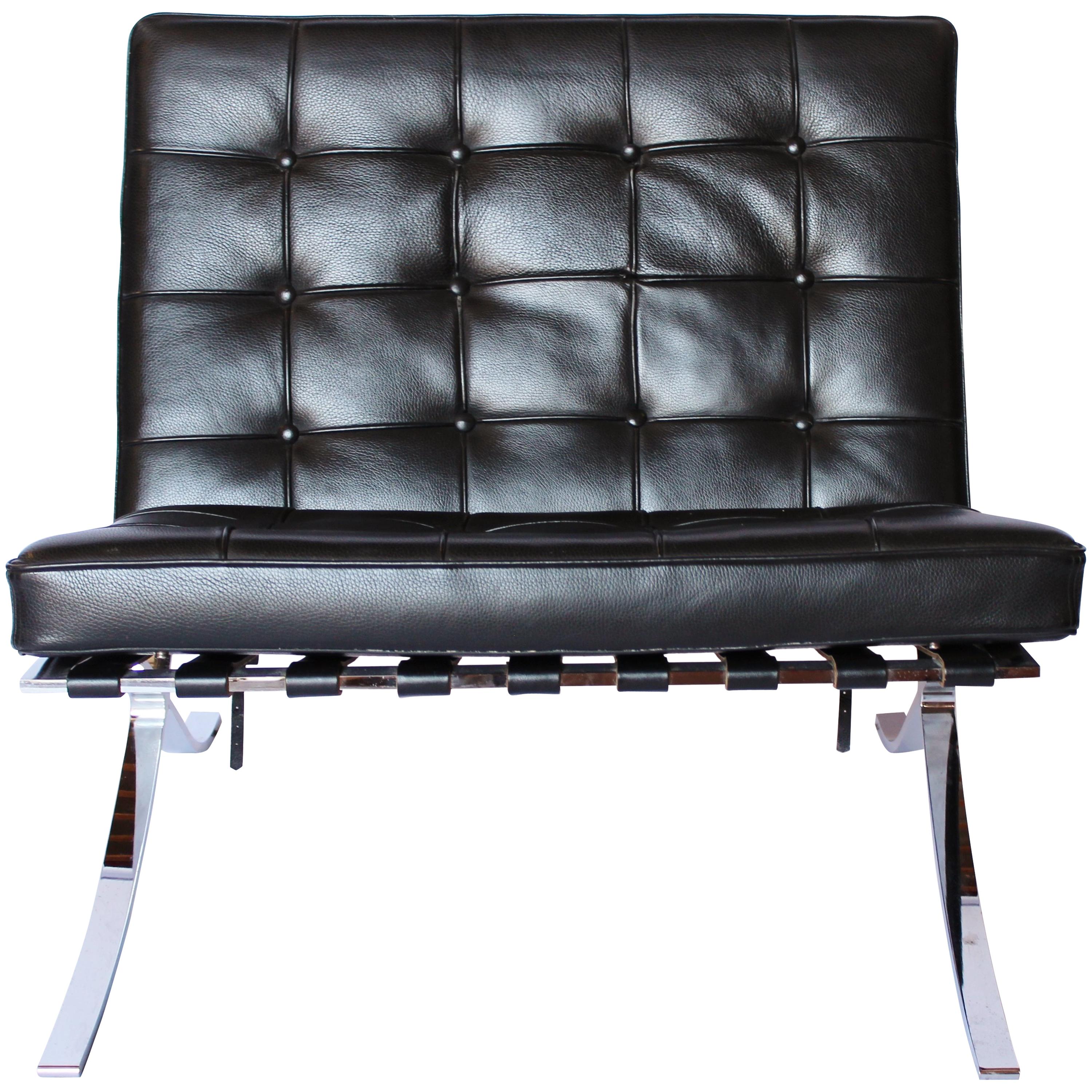 Techno Barcelona Easy Chair in Black Leather of Italian Design, 2000s ...