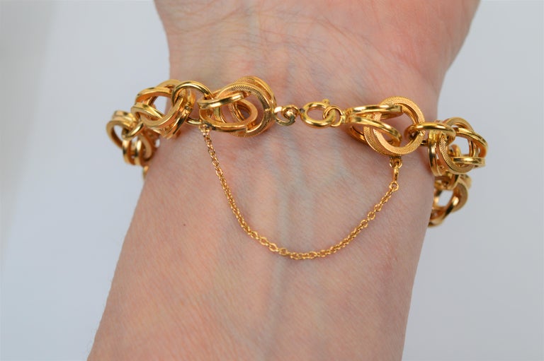 Textured 18K Yellow Gold Double Loop Chain Link Bracelet For Sale at ...
