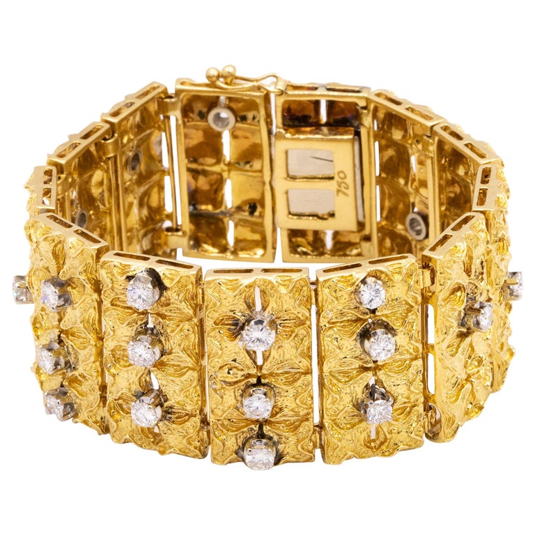 Textured Diamond and Gold Bracelet For Sale at 1stDibs