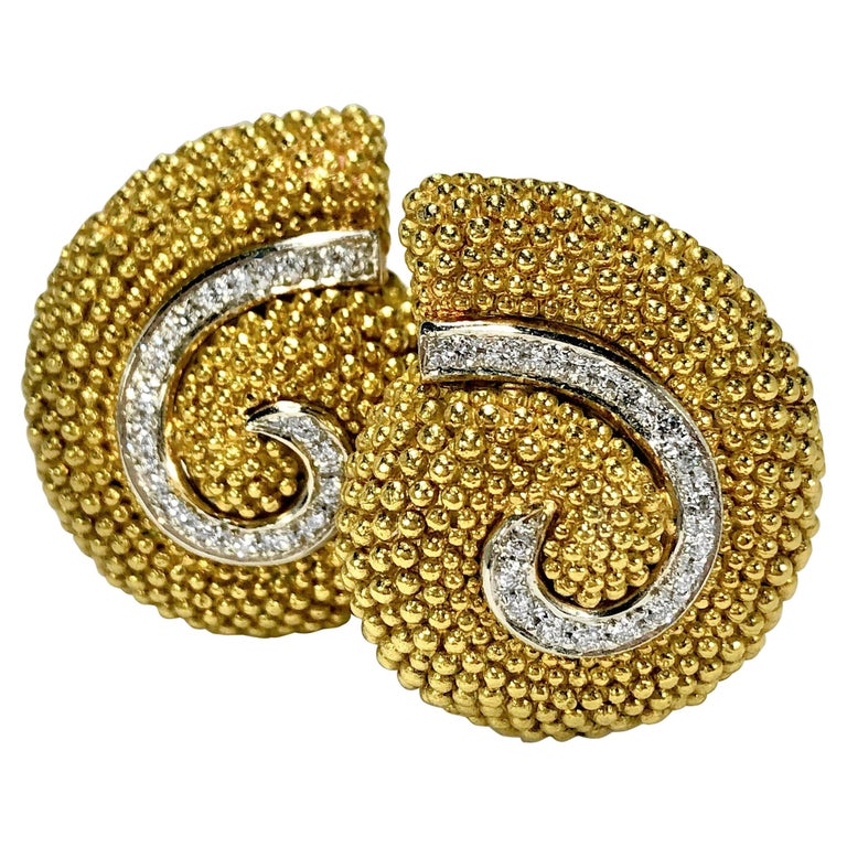 Textured Gold and Diamond Shell Design Earrings For Sale at 1stDibs