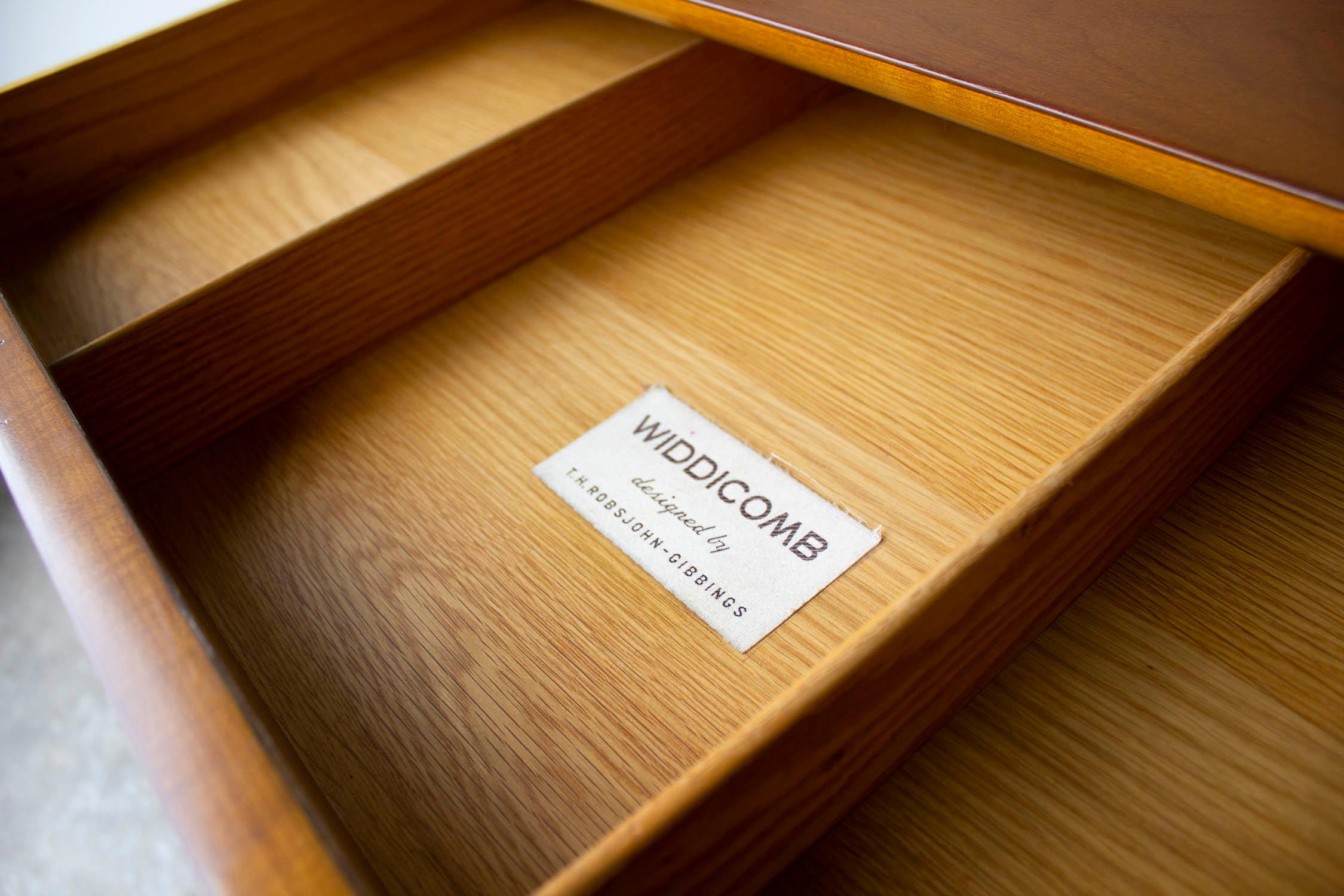 T.H. Robsjohn-Gibbings Desk for Widdicomb in Mahogany with Sabre Legs ...