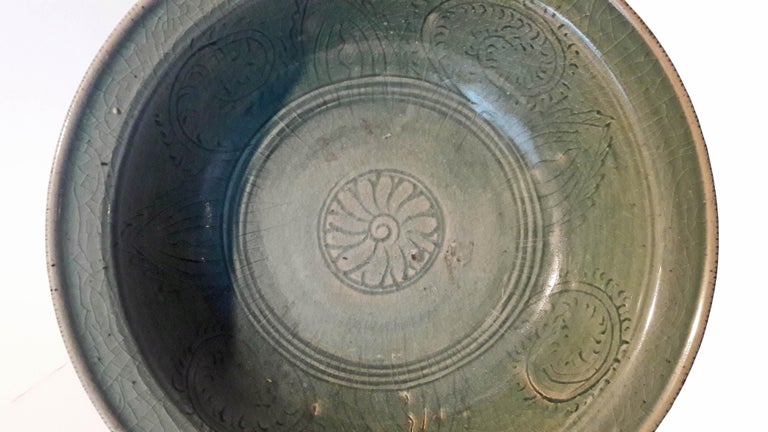 Thai Celadon Plate, Late 19th Century at 1stDibs