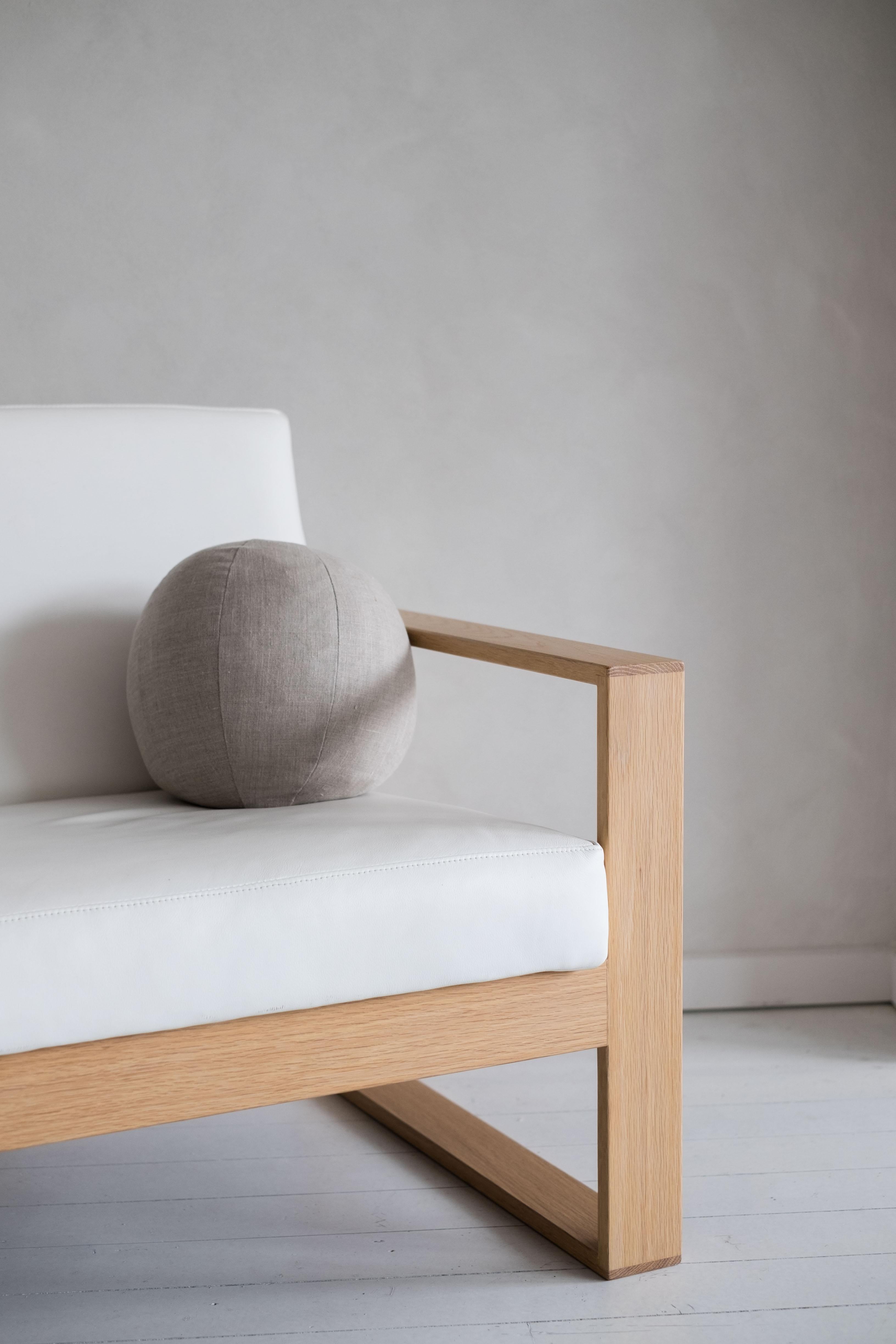 The Box Chair Modern Lounge in American Oak with concrete grey ...