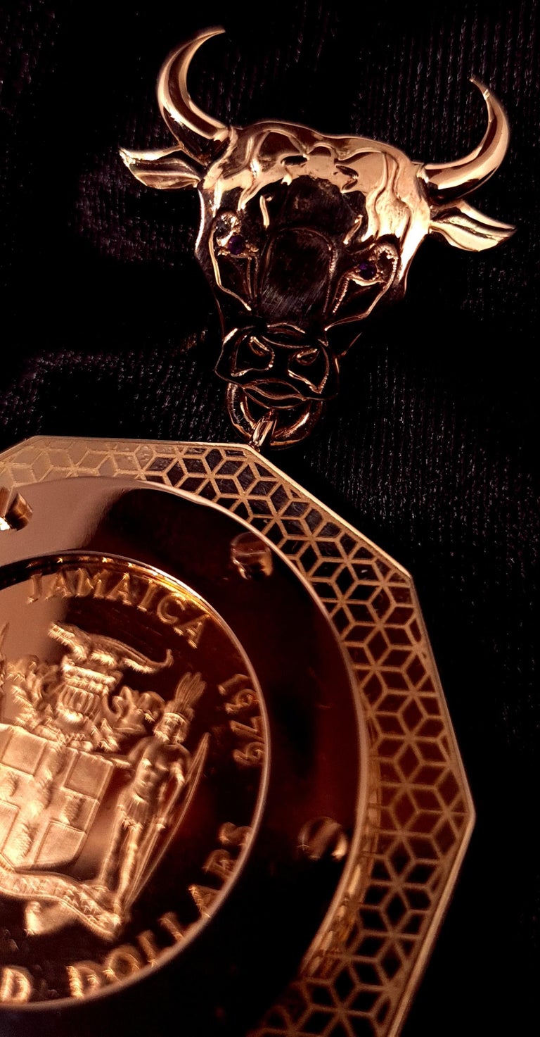 9ct Yellow Gold geometric spinning coin pendant For Sale at 1stDibs