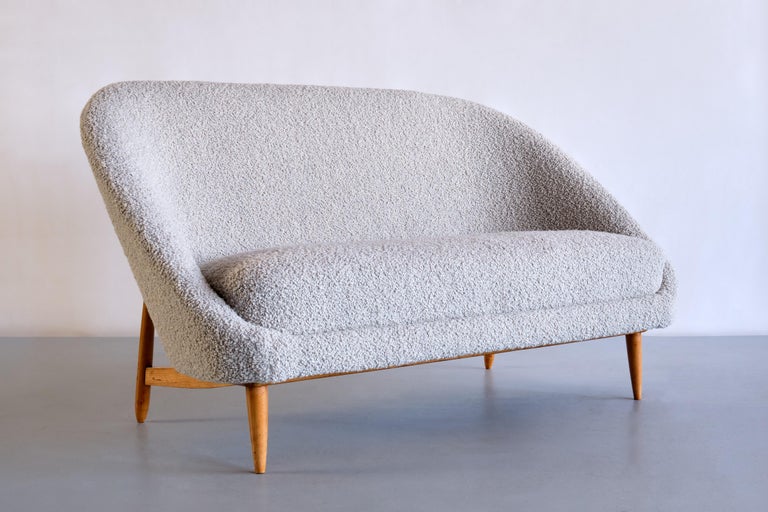 Theo Ruth Sofa, Model 115 in Dedar Bouclé and Beech, Artifort ...