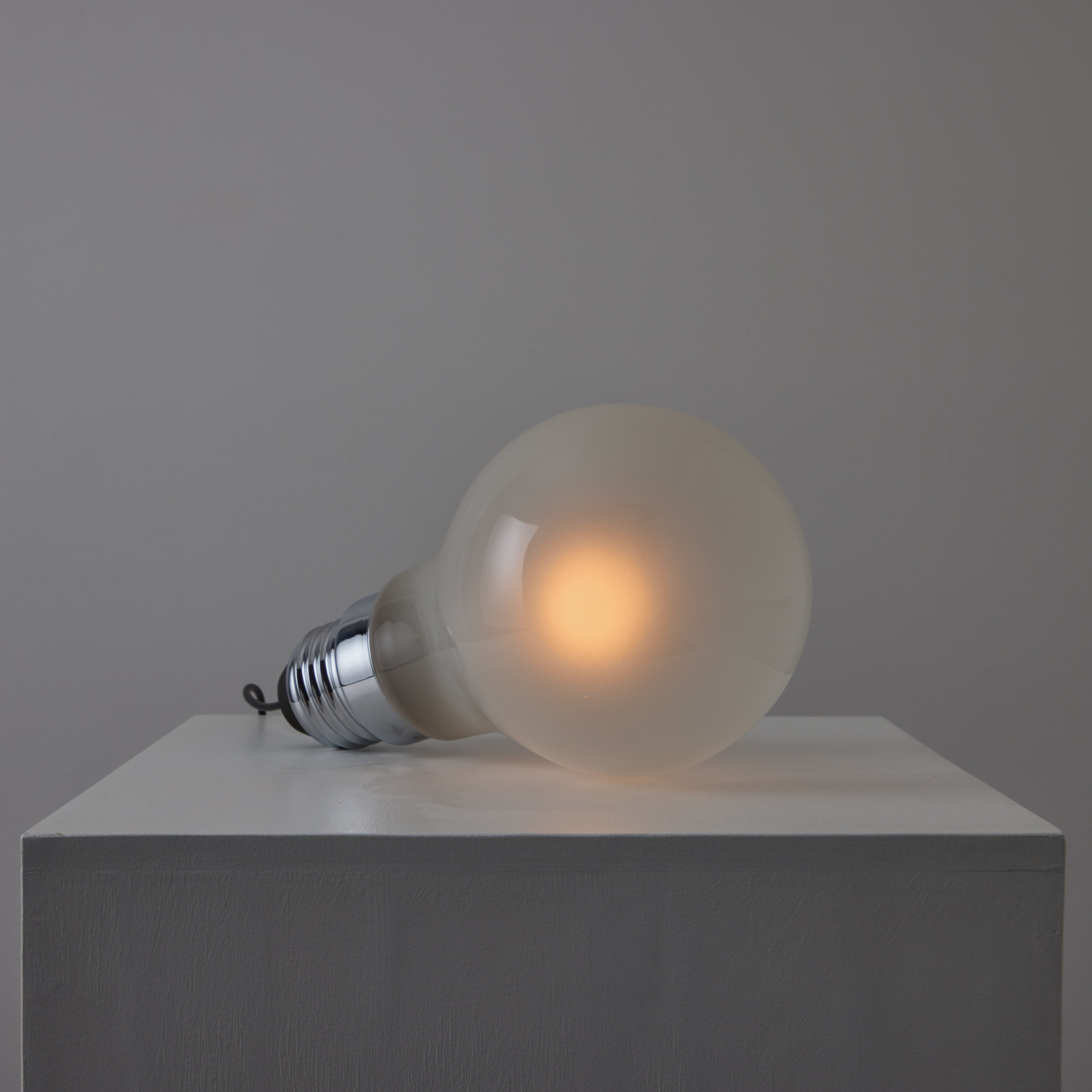 'Thomas Alva Edison' Table Lamp by Ingo Maurer For Sale at 1stDibs