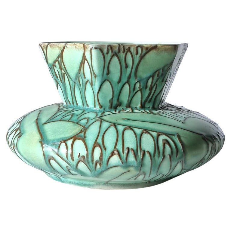 Thomas Forester Phoenix Ware, Verdant Series Art Deco Vase mit ...