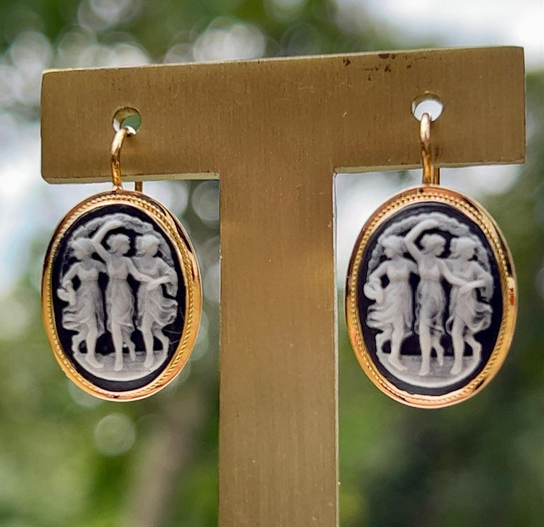 Three Graces Cameo Earrings in 18K Yellow Gold For Sale at 1stDibs