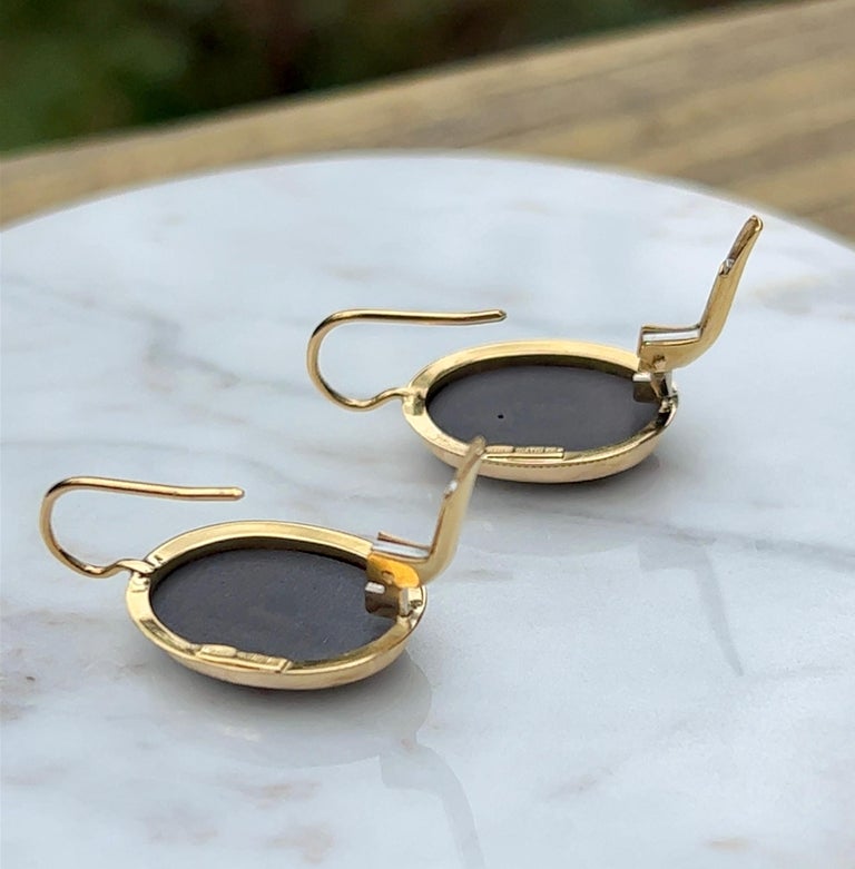 Three Graces Cameo Earrings in 18K Yellow Gold For Sale at 1stDibs