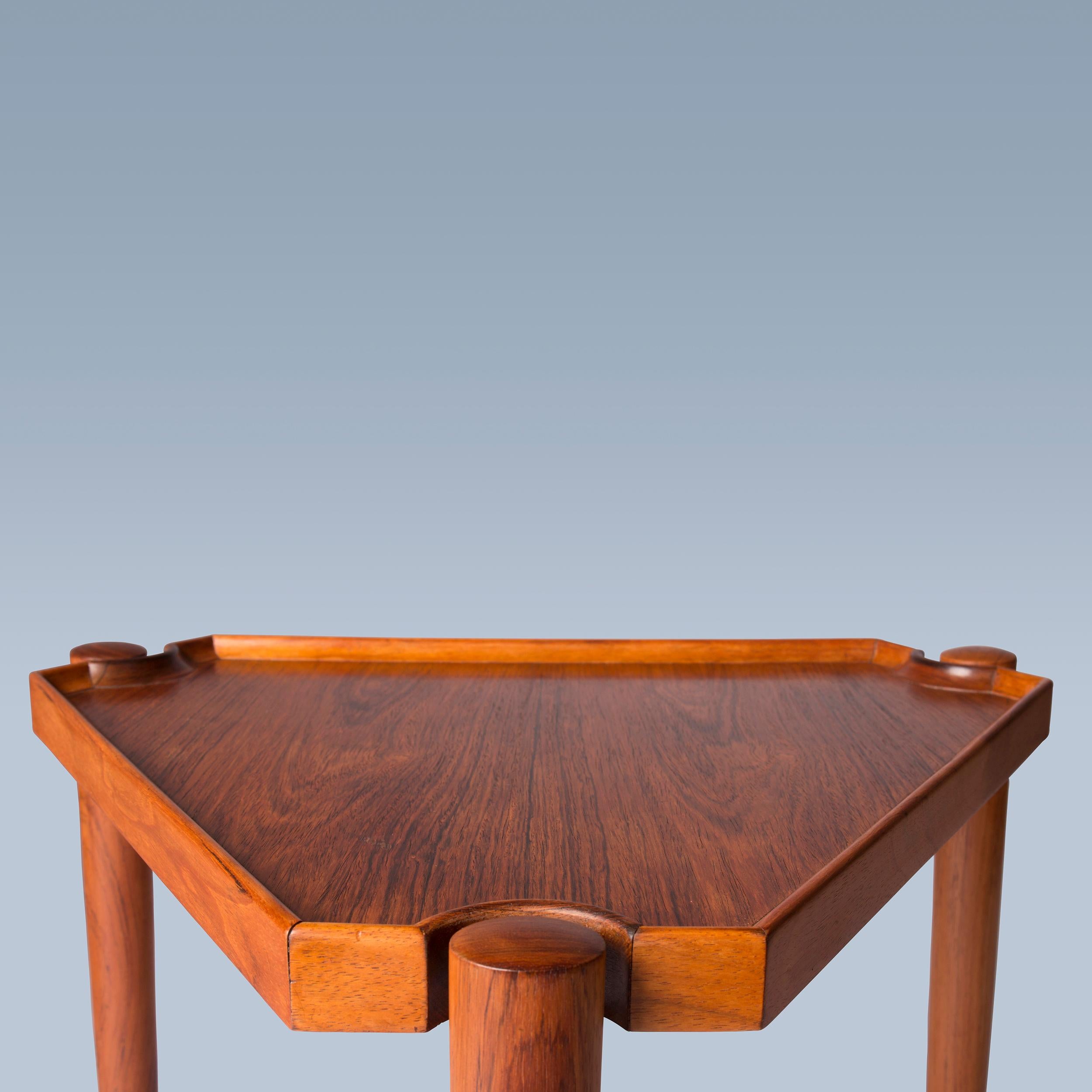 Three legged side table in rosewood For Sale at 1stDibs