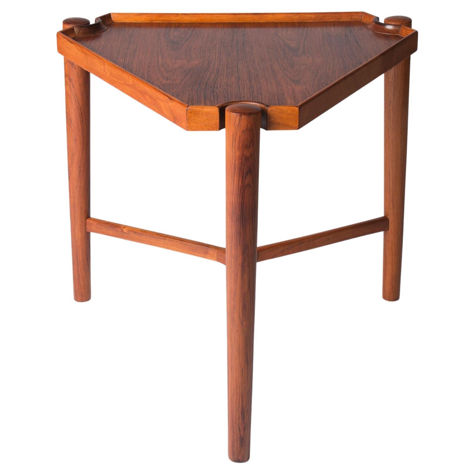 Three legged side table in rosewood For Sale at 1stDibs