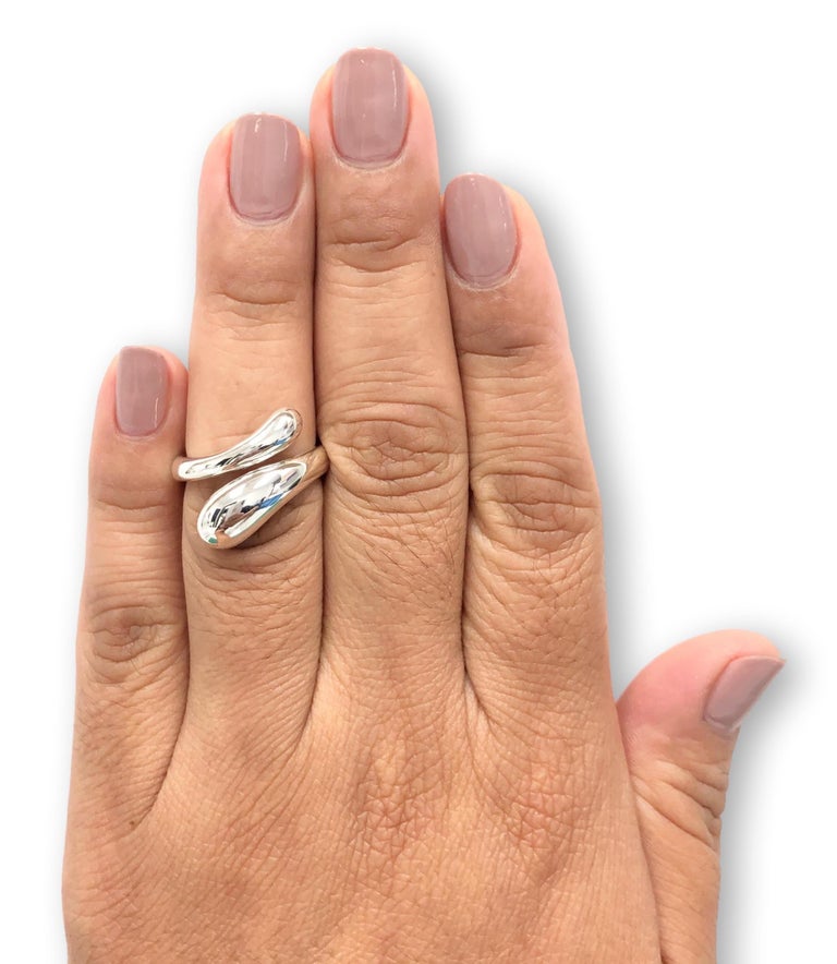 Tiffany and Co. Elsa Peretti Sterling Silver Teardrop Bypass Ring For Sale at 1stDibs