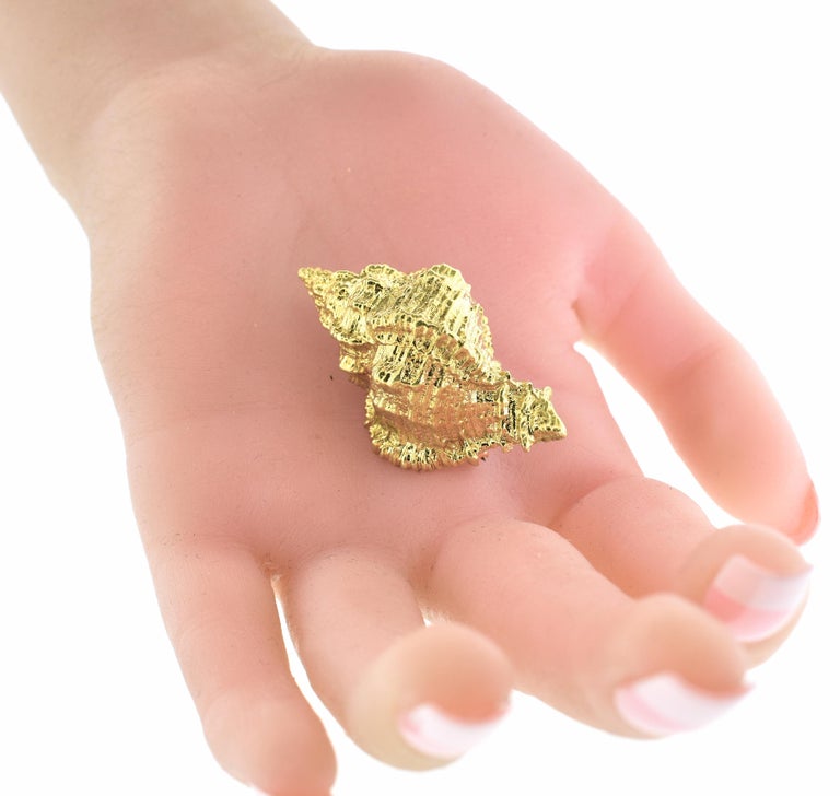 Tiffany and Co. 18 Karat Conch-Shell Motif Brooch, circa 1960 at 1stDibs