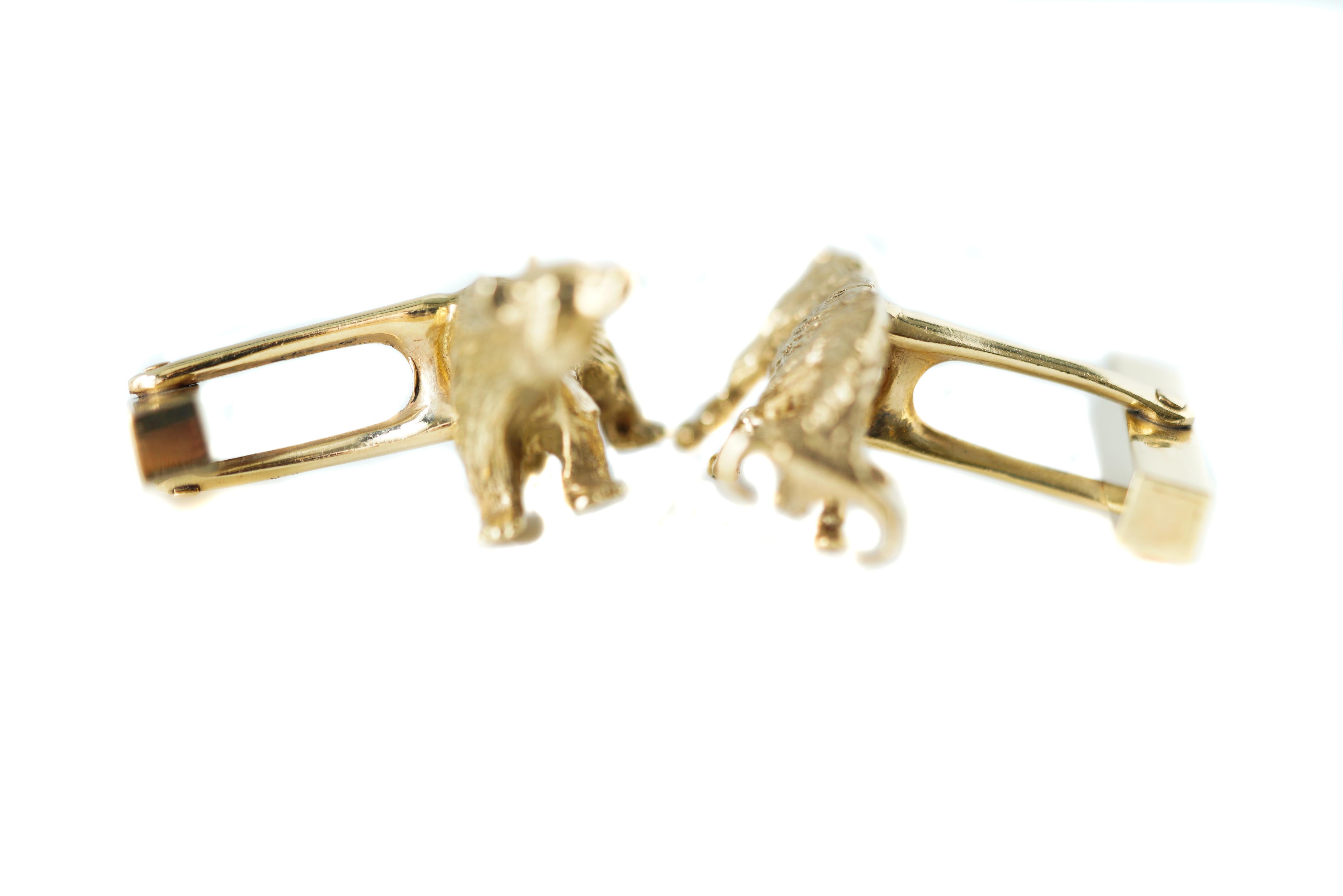 Tiffany and Co. 14 Karat Gold Bear and Bull Cufflinks For Sale at 1stDibs