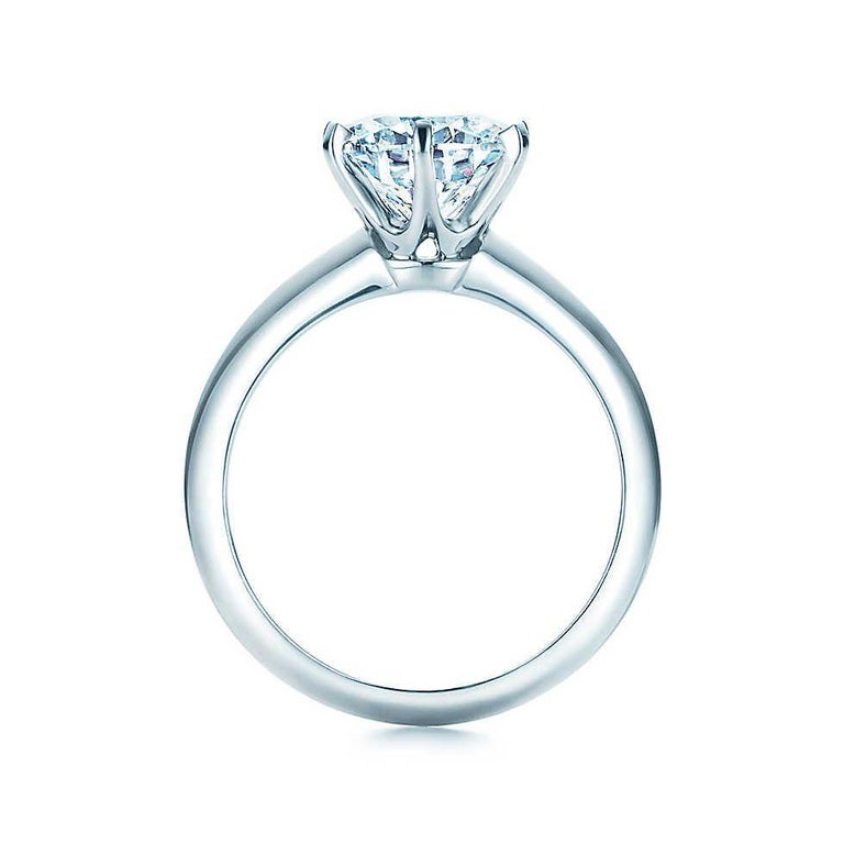 Tiffany and Co. 2.55 Carat Round Brilliant Cut Diamond Solitaire Engagement Ring For Sale at 1stDibs