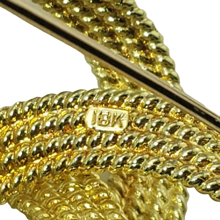 Tiffany and Co. 18 Karat Yellow Gold Knot Brooch / Pin For Sale at 1stDibs