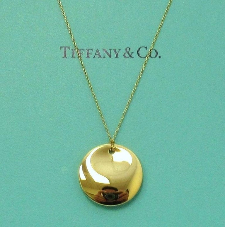 Tiffany and Co. 18k Gold Elsa Peretti Round Pendant Necklace at 1stDibs
