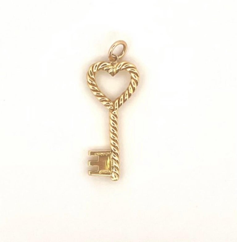Tiffany and Co. 18k Gold Heart Key Pendant For Sale at 1stDibs