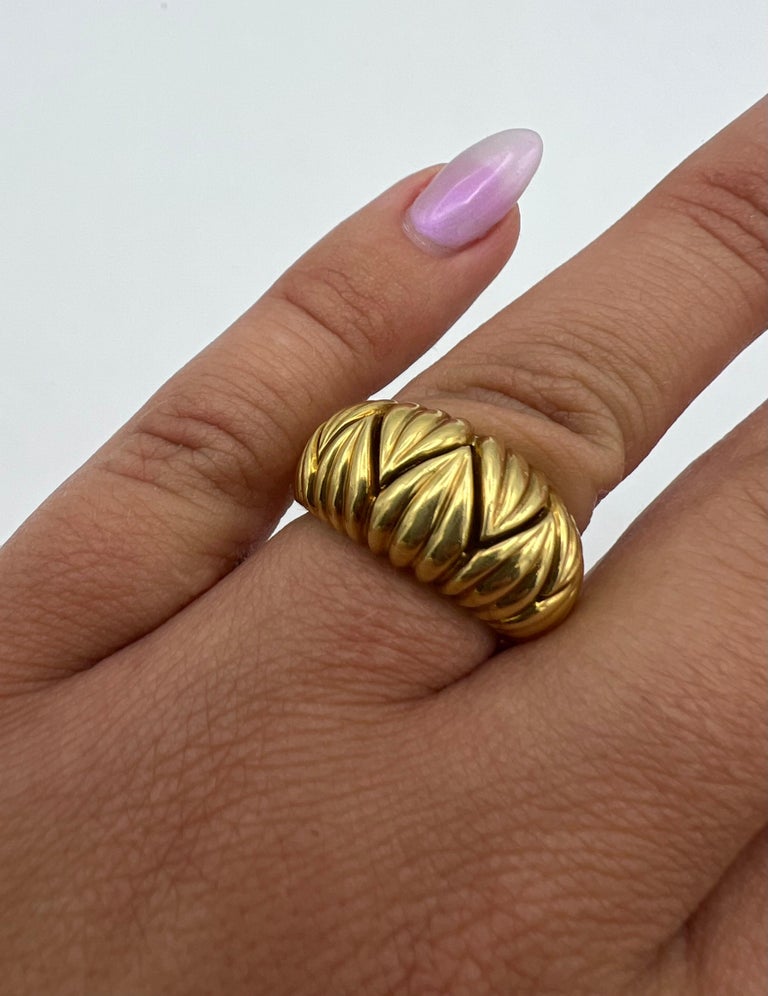 Tiffany and Co. 18k Gold Ring Ribbed Design For Sale at 1stDibs