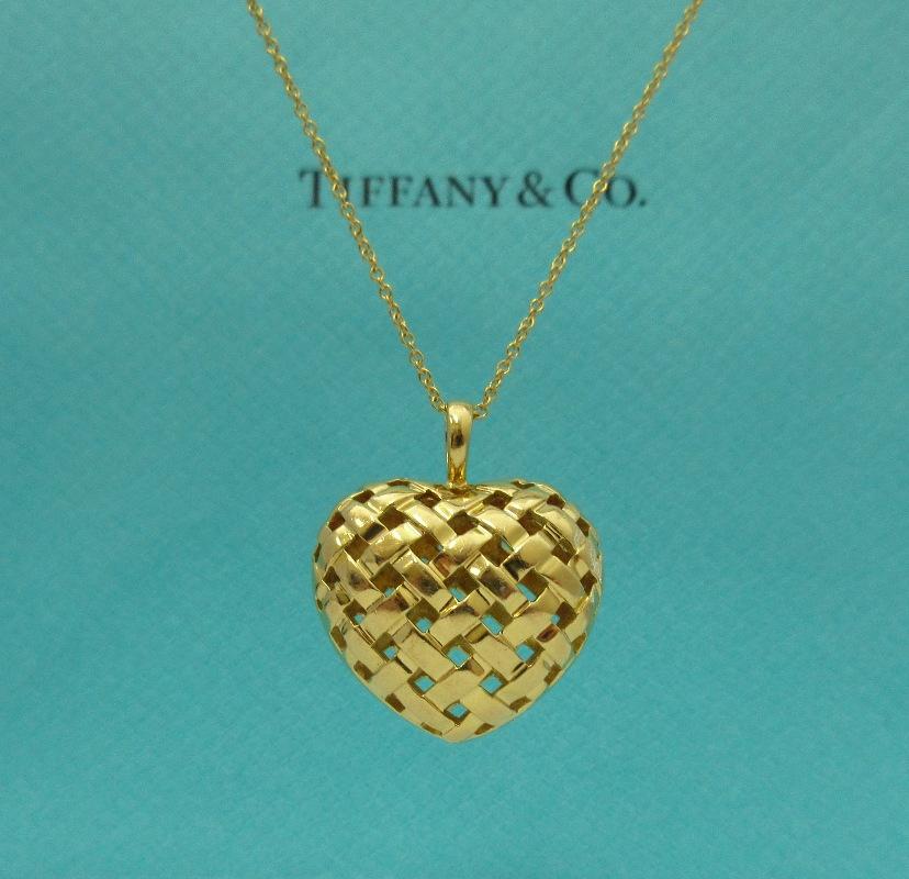 Tiffany and Co. 18k Gold Vannerie Heart Pendant Necklace For Sale at ...