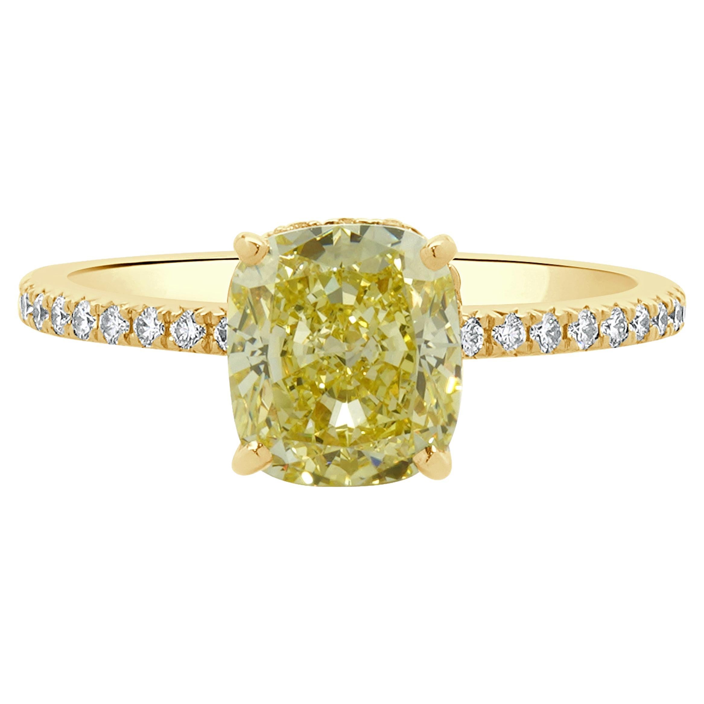 Tiffany and Co. 18k Yellow Gold Fancy Yellow Cushion Cut Diamond Engagement Ring For Sale at 1stDibs