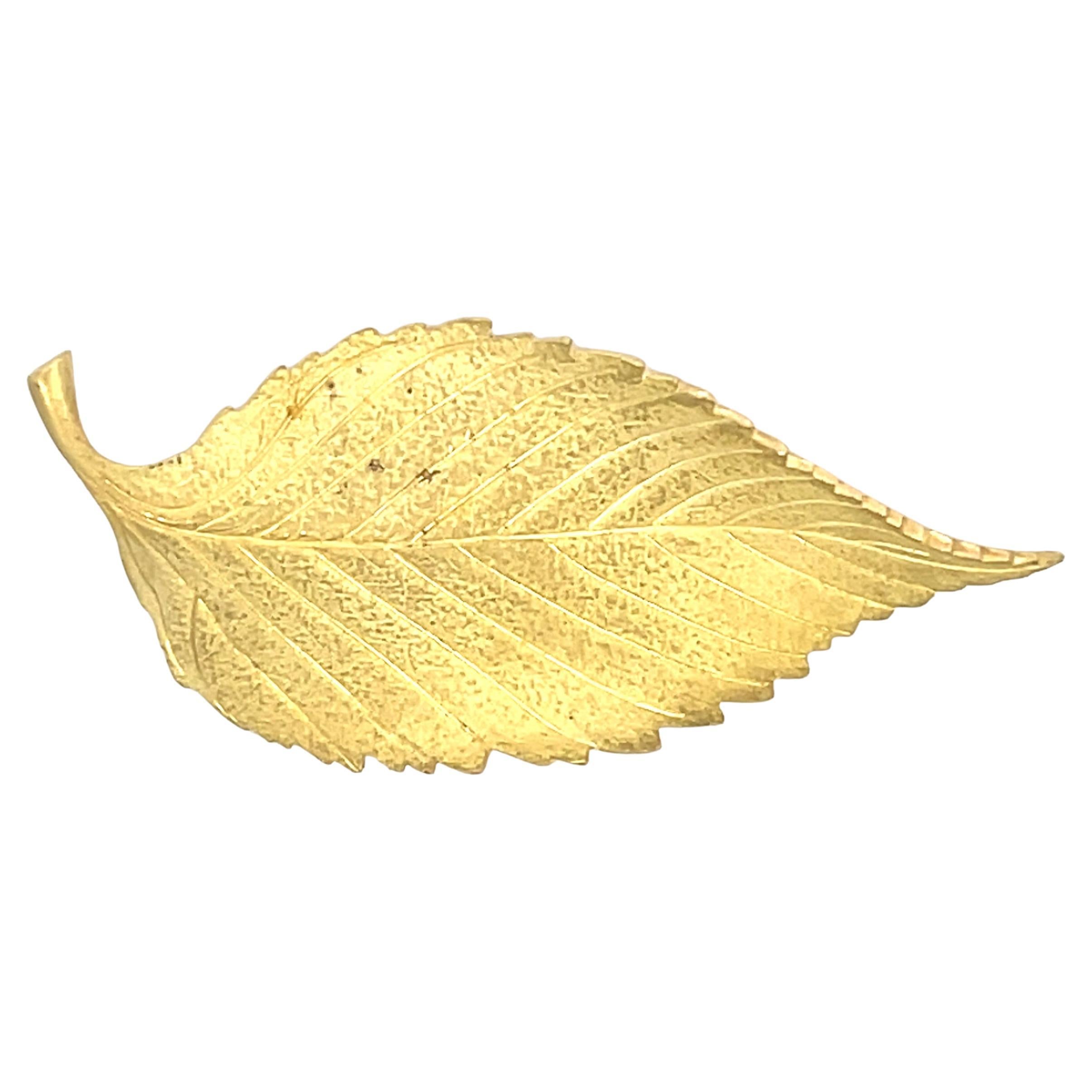 Tiffany and Co. 18k Yellow Gold Leaf Brooch/Pin For Sale at 1stDibs