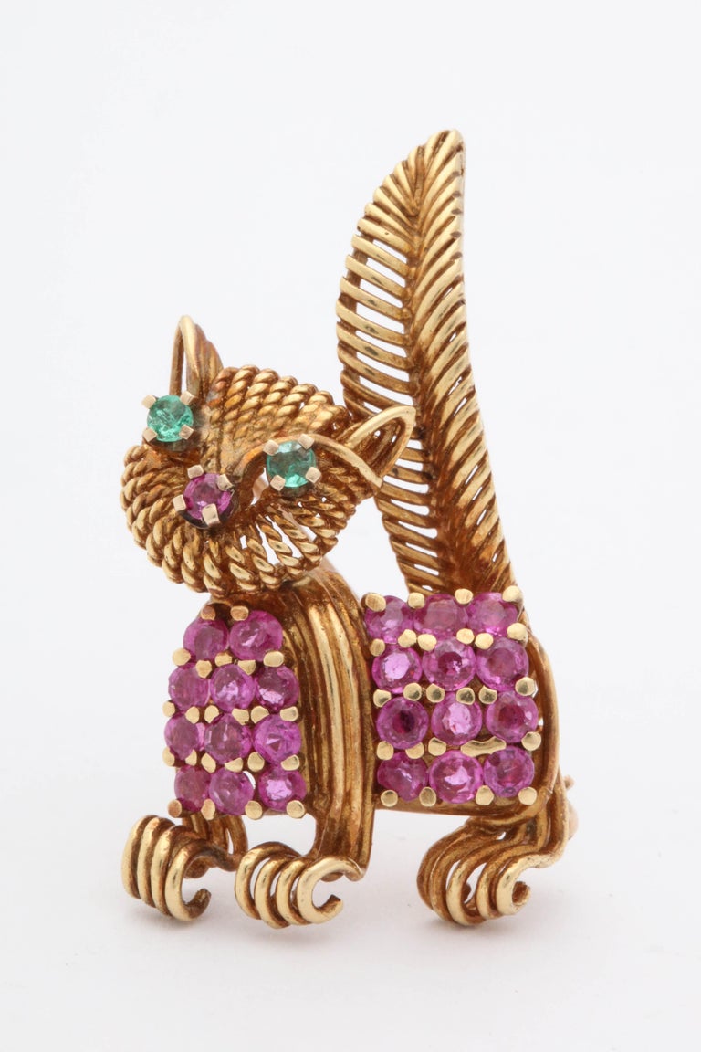 Tiffany and Co. 1950s Ruby and Emerald Whimsical Kitty Cat Gold Brooch ...