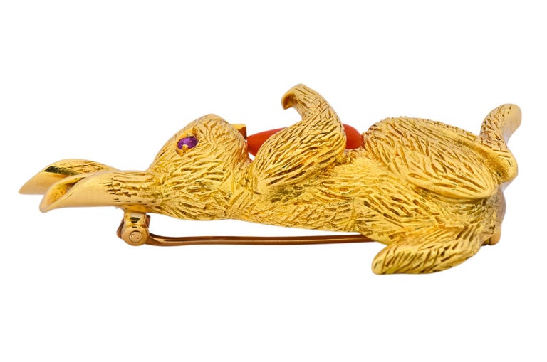 Tiffany and Co. 1970s Vintage Coral Ruby 18 Karat Gold Rabbit Brooch at ...