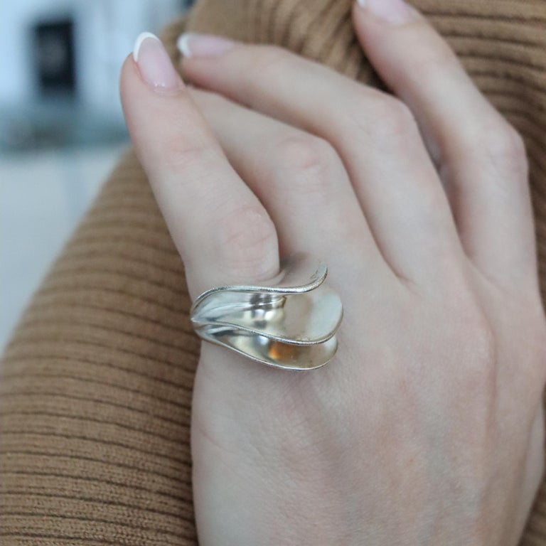 Tiffany and Co. 1977 Angela Cummings Aerodynamic Ring in .925 Sterling ...