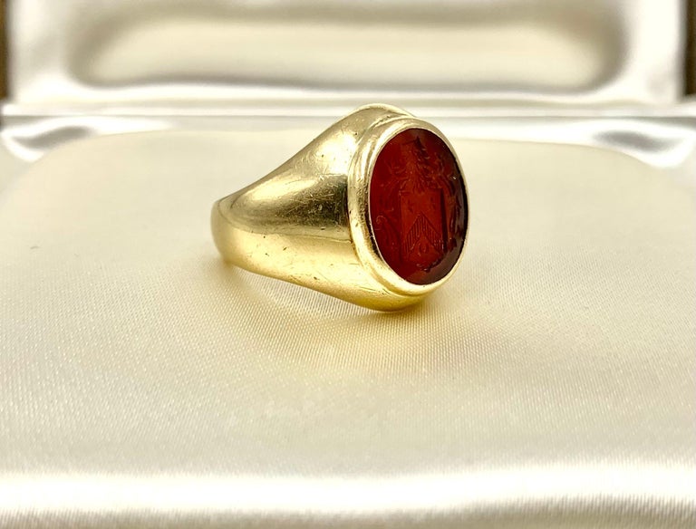 Tiffany and Co. Antique 14K Yellow Gold Carnelian Intaglio Crest Signet Ring For Sale at 1stDibs