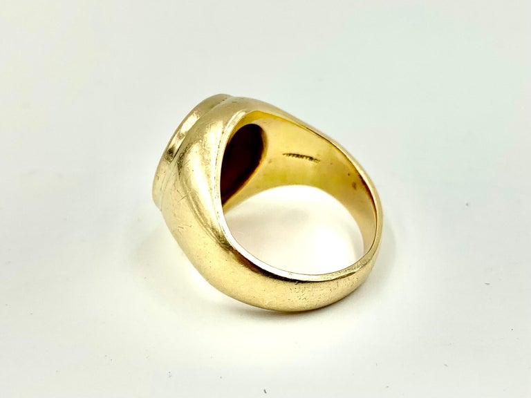 Tiffany and Co. Antique 14K Yellow Gold Carnelian Intaglio Crest Signet Ring For Sale at 1stDibs
