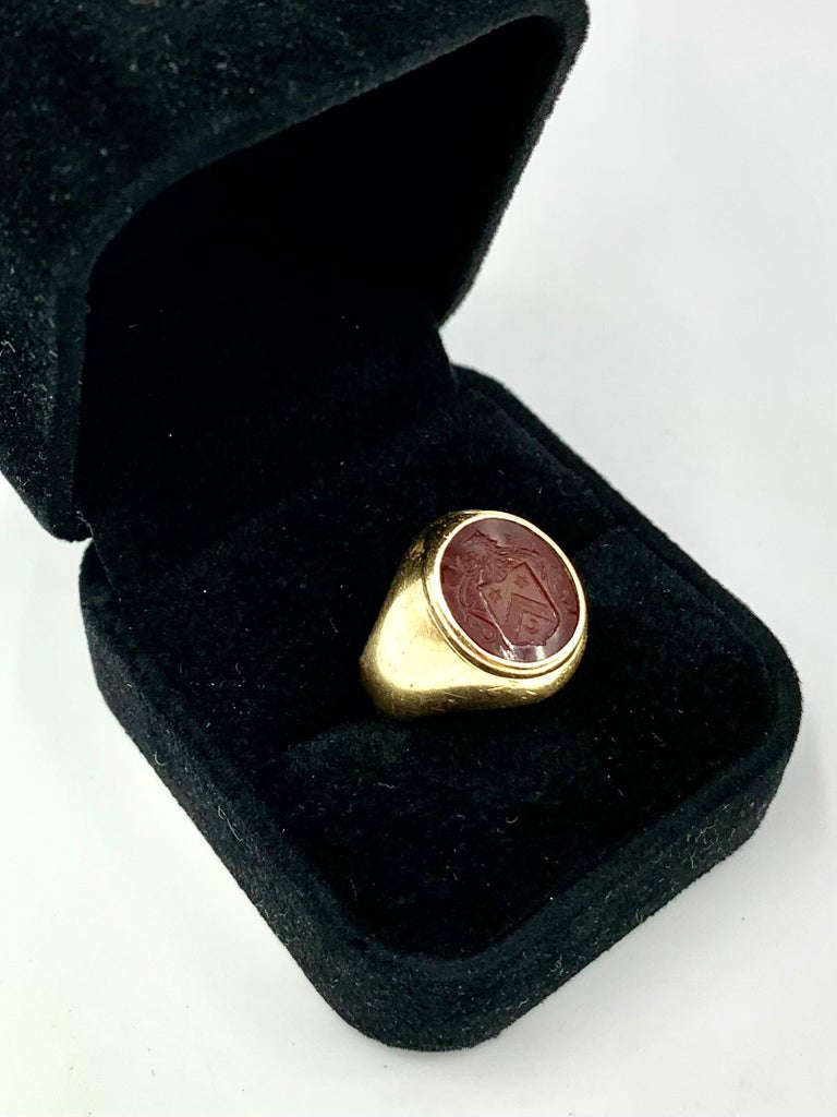 Tiffany and Co. Antique 14K Yellow Gold Carnelian Intaglio Crest Signet Ring For Sale at 1stDibs