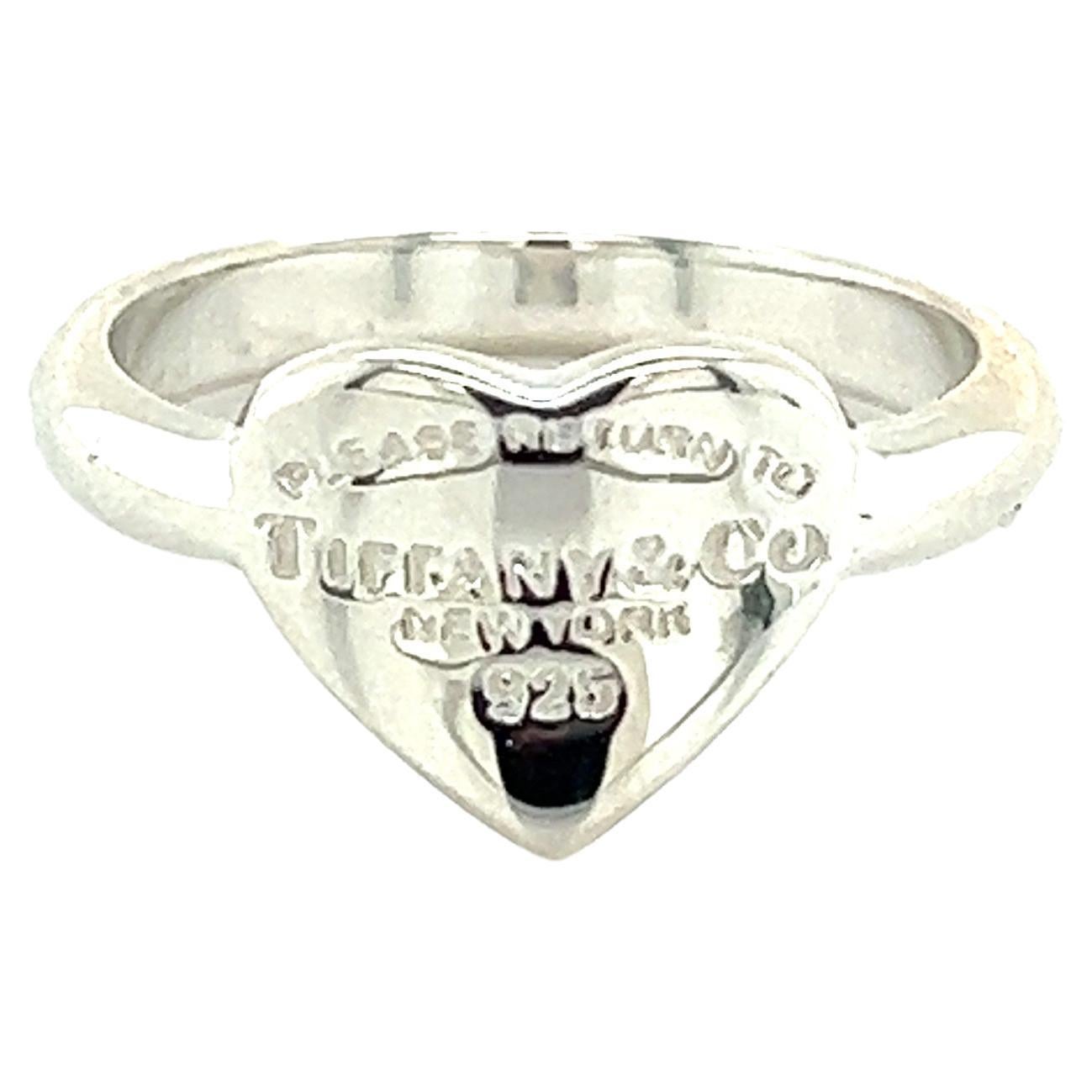Tiffany and Co. Authentic Estate Heart Ring Silver For Sale at 1stDibs