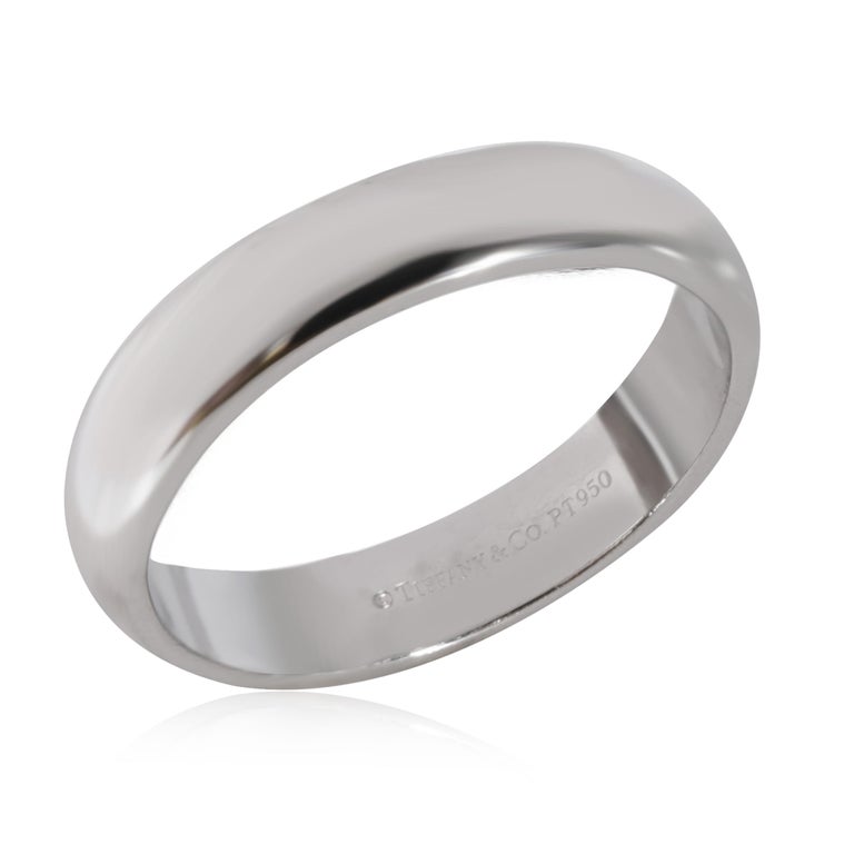 Tiffany and Co. Classic Wedding Band in Platinum For Sale at 1stDibs