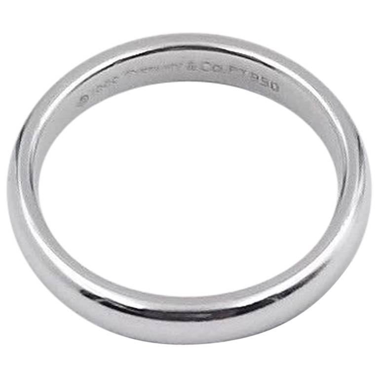 Tiffany and Co. Classic Wedding Band Ring in Platinum 3 mm For Sale at ...