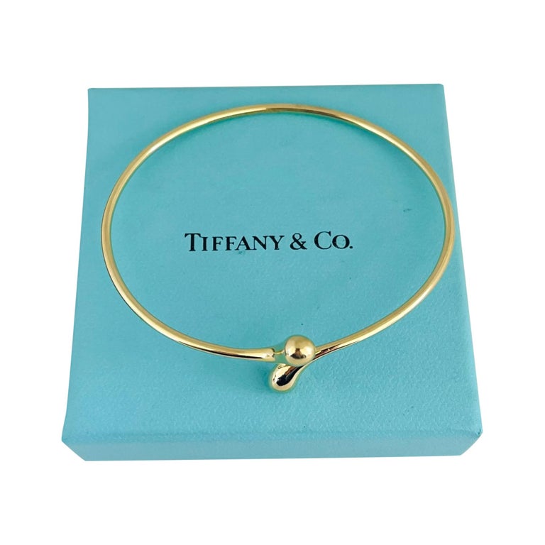 Tiffany and Co. Elsa Peretti 18 Karat Yellow Gold Teardrop Bangle ...