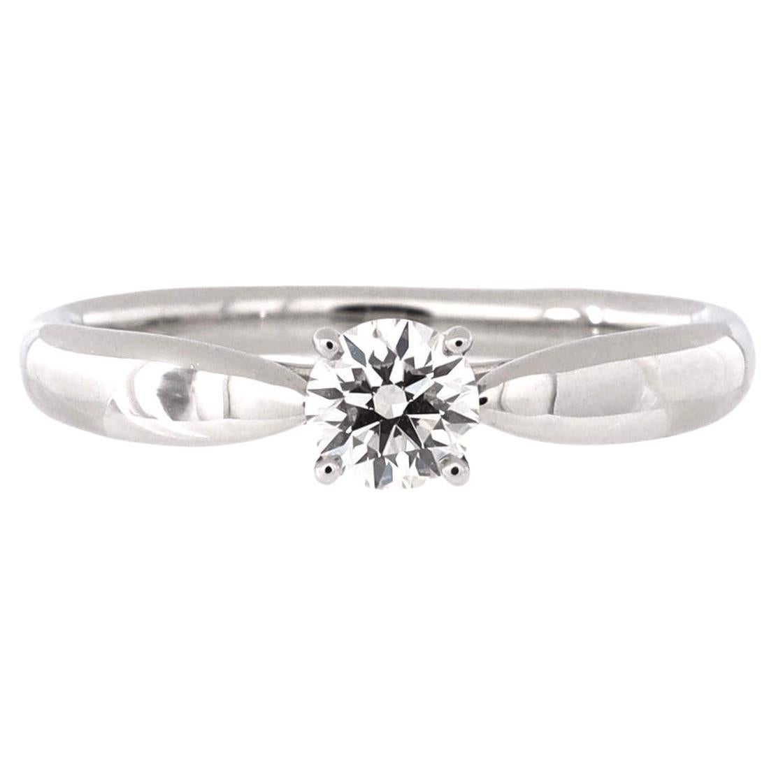 Tiffany and Co. Solitär-Ring aus Platin mit RBC-Diamant E/IF 0,23CT im ...