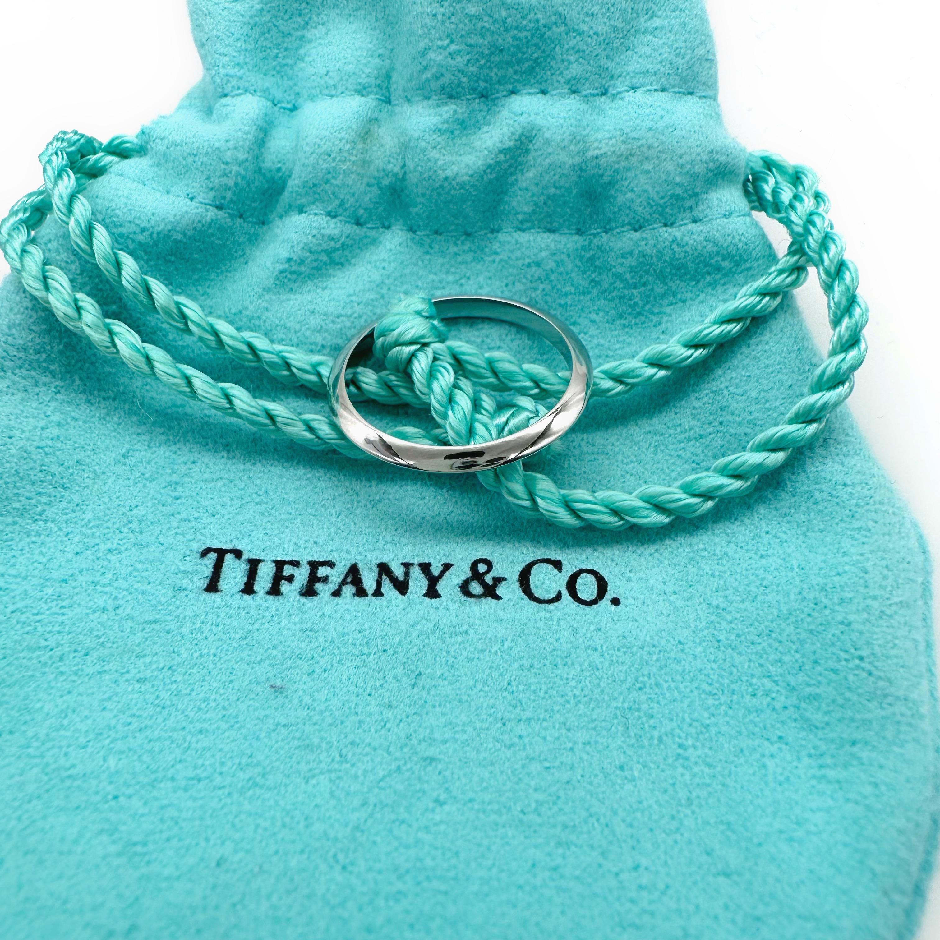 Tiffany and Co. Knife Edge Platinum Wedding Band Ring For Sale at 1stDibs
