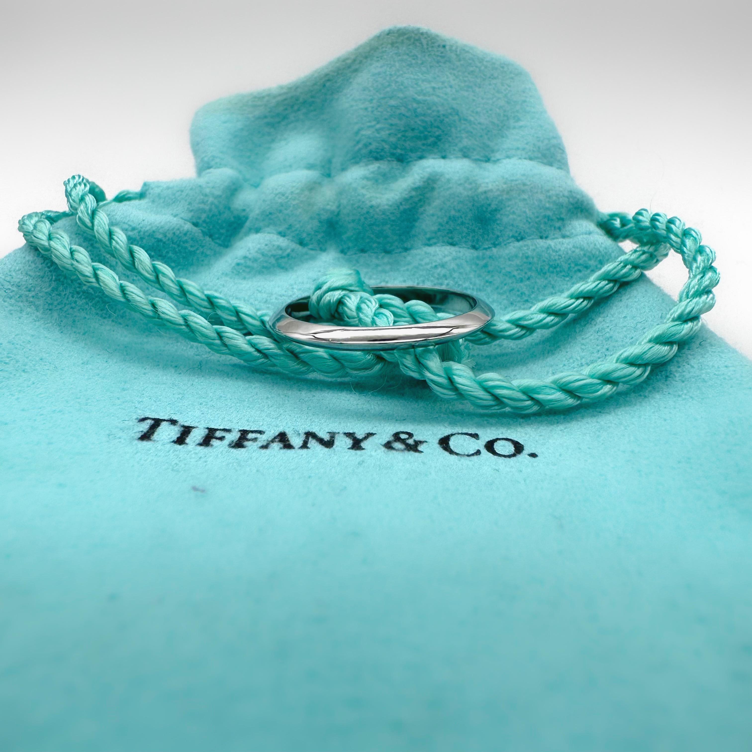 Tiffany and Co. Knife Edge Platinum Wedding Band Ring For Sale at 1stDibs