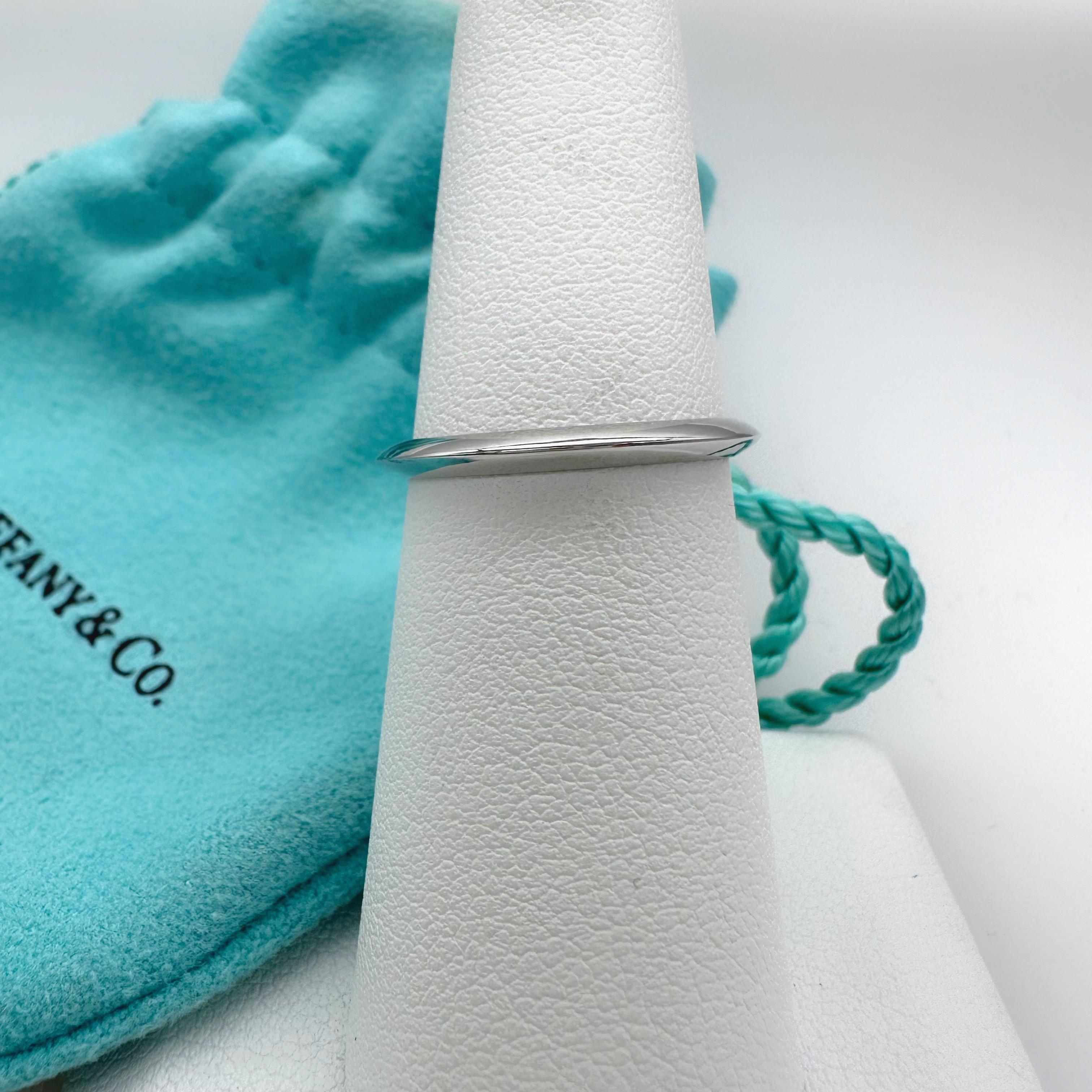 Tiffany and Co. Knife Edge Platinum Wedding Band Ring For Sale at 1stDibs